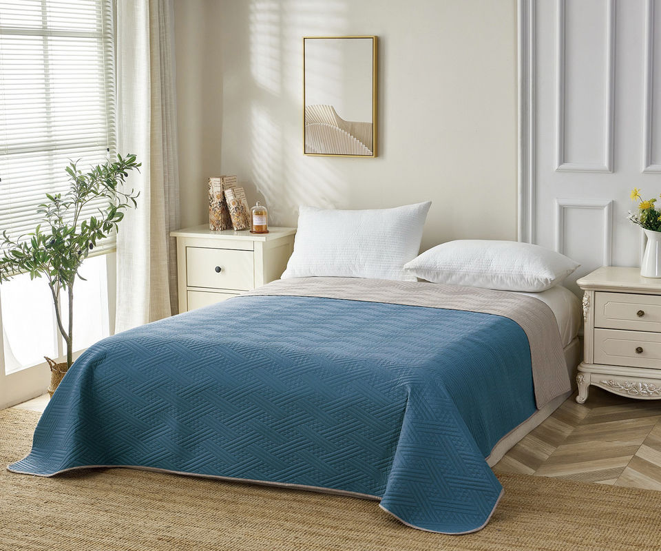 Luxurious Reversible Polyester Ultrasonic Bedspread Hypoallergenic with ...